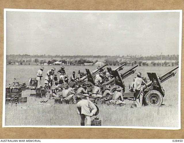 SINGLETON, AUSTRALIA. 1943-01. GUNNERS OF THE 2/2ND FIELD REGIMENT ...