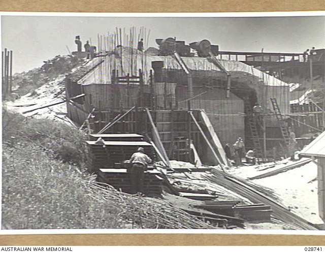 ROTTNEST ISLAND, AUSTRALIA. 1942-11-06. PLOTTING ROOM AT OLIVER'S ...