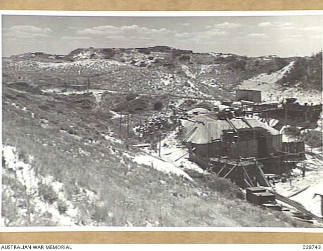ROTTNEST ISLAND, AUSTRALIA. 1942-11-06. GENERAL VIEW OF PLOTTING ROOM ...