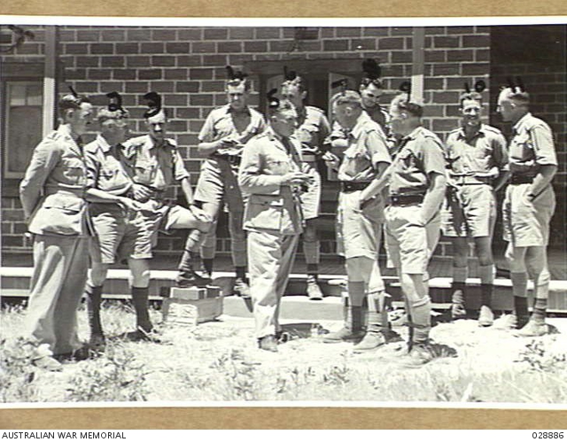 ROCKINGHAM, AUSTRALIA. 1942-11-22. GROUP OF OFFICERS OF HEADQUARTERS ...