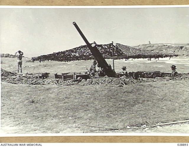BUCKLAND, WA. 1942-11-24. 419 AUSTRALIAN HEAVY ANTI-AIRCRAFT GUN ...