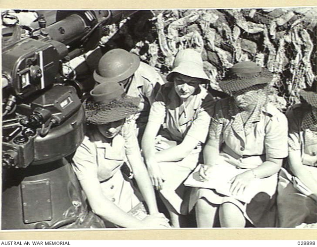 BUCKLAND, WA. 1942-11-24. MEMBERS OF THE AUSTRALIAN WOMEN'S ARMY ...