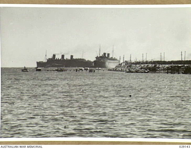 FREMANTLE, AUSTRALIA. 1943-02-18. RETURN OF 9TH AUSTRALIAN DIVISION ...