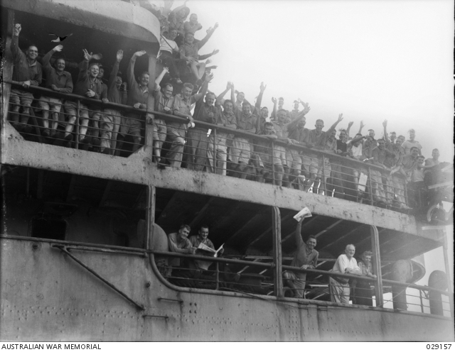 FREMANTLE, AUSTRALIA. 1943-02-18. RETURN OF THE 9TH AUSTRALIAN DIVISION ...
