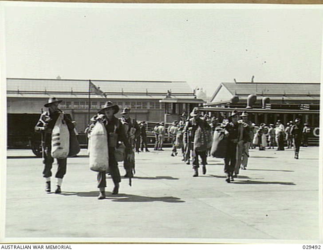 SYDNEY, AUSTRALIA. 1943-02-27. MEMBERS OF THE 9TH AUSTRALIAN DIVISION ...