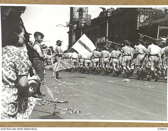 ADELAIDE, AUSTRALIA. 1943-03-26. SCENE DURING THE MARCH THROUGH ...