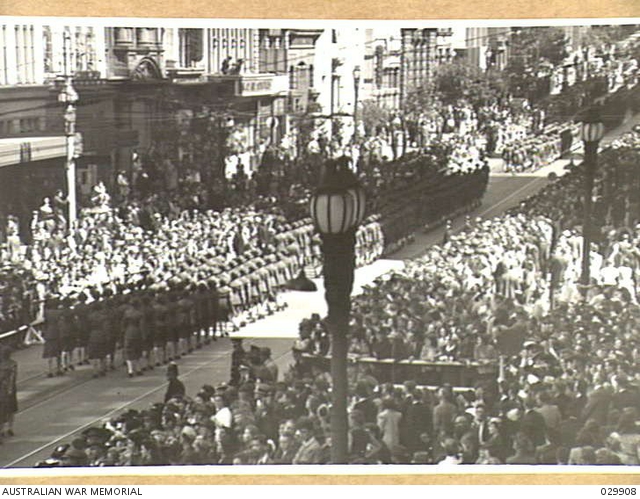 MELBOURNE, AUSTRALIA. 1943-03-26. SCENE DURING THE MARCH THROUGH THE ...