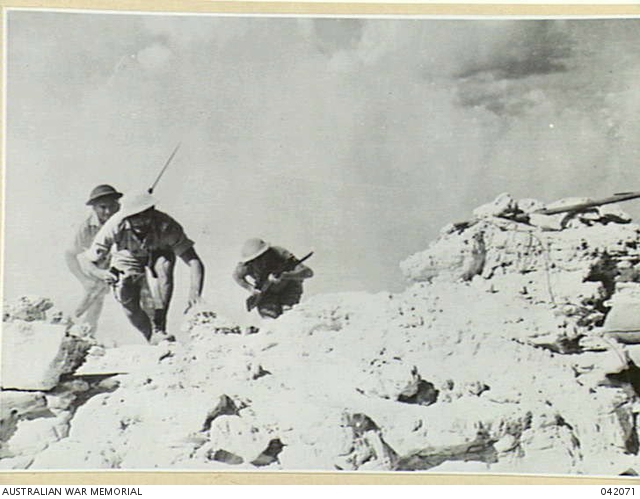 EL ALAMEIN SECTOR, EGYPT. 1942-11-03. TROOPS OF THE 9TH AUSTRALIAN ...
