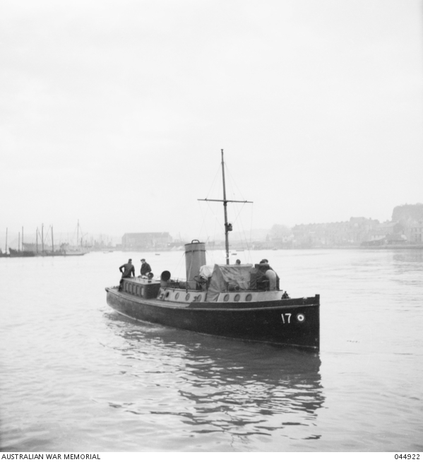 THE RAF PINNACLE USED BY NO 10 SQUADRON RAAF WHILST BASED AT MOUNT ...