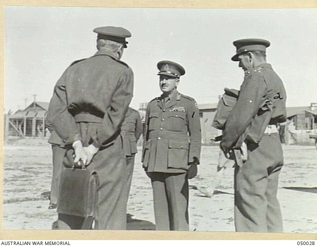 GAZA, PALESTINE. 1942-11. LIEUTENANT-GENERAL SIR LESLIE MORSHEAD, KCB ...