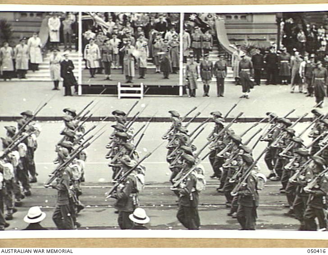 SYDNEY, NSW. 1943-04-02. A UNIT OF THE 9TH AUSTRALIAN DIVISION PASSING ...