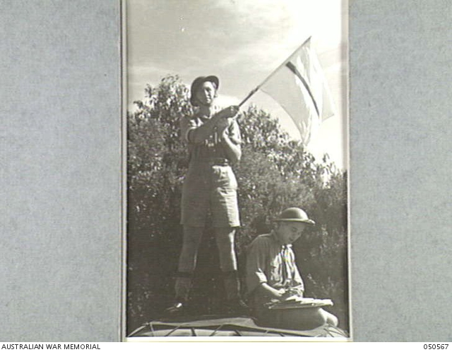OCEAN GROVE, VIC. 1943-04-05. CORPORAL ROBERTS AND SIGNALLER GREEN OF ...