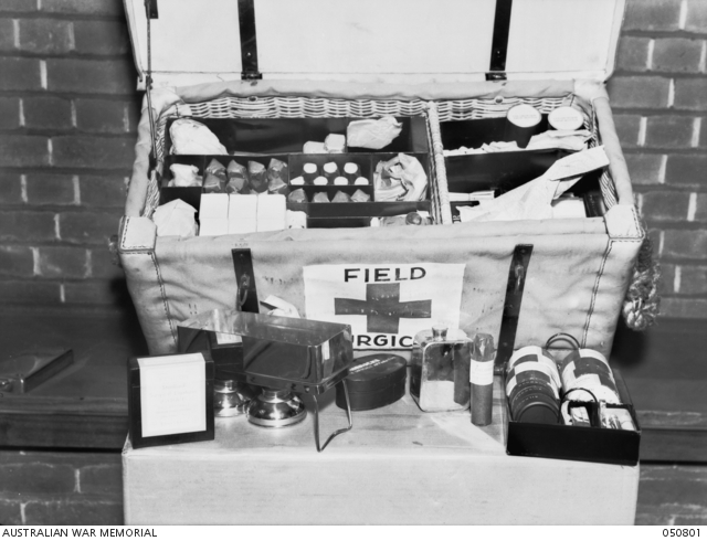 MELBOURNE, AUSTRALIA. 1943-04-09. CLOSE-UP OF A FIELD SURGICAL PANNIER ...