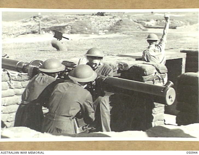 BUCKLAND, WA. 1943-04-19. BUCKLAND ANTI-AIRCRAFT DEFENCES MANNED BY ...