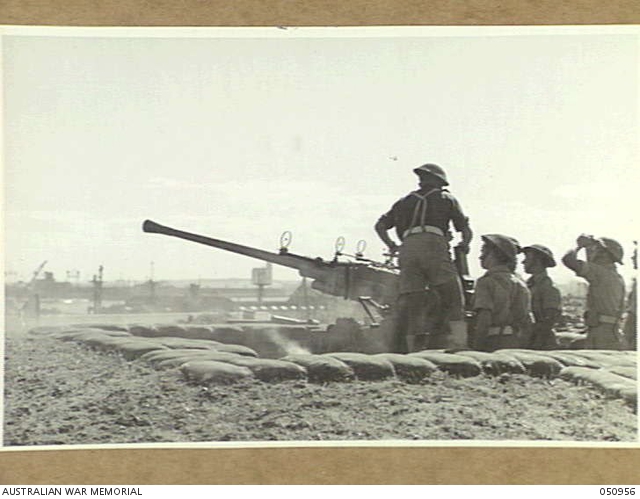 BUCKLAND, WA. 1943-04-19. A BEFORE ANTI-AIRCRAFT GUN OF FREMANTLE ANTI ...