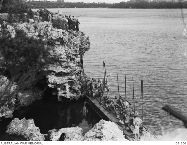 POINT WALTER, WA. 1943-04-16. TROOPS OF THE 2ND AUSTRALIAN DIVISION ...