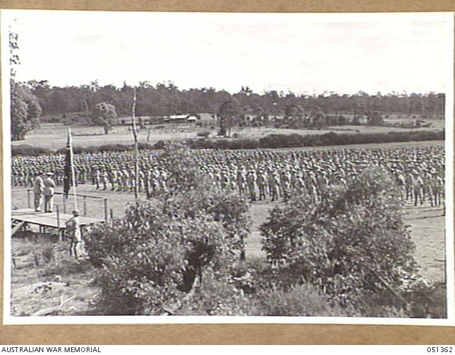 POINT WALTER, WA. 1943-04-16. TROOPS OF THE 2ND AUSTRALIAN DIVISION ...