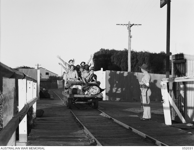 GASCOYNE, WA. 1943-05-20. "MAGPIE" GUARDS PROCEEDING TO DUTY ON RAIL ...