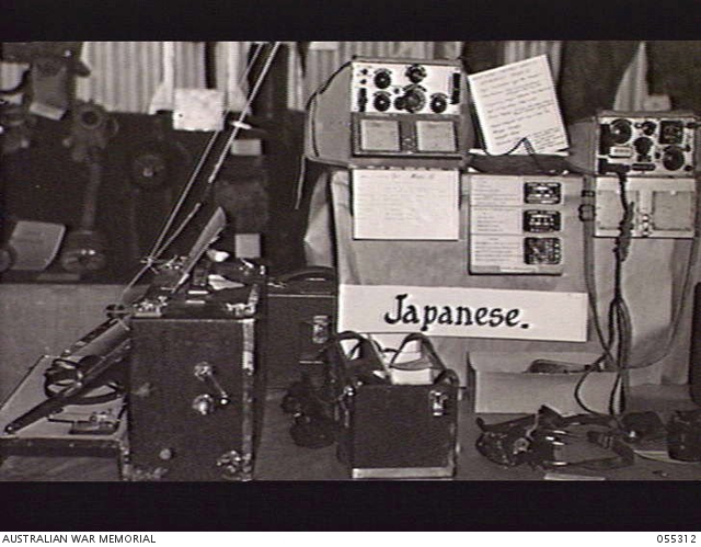 MELBOURNE, VIC. 1943-08-14. JAPANESE PORTABLE WIRELESS EQUIPMENT AT ...