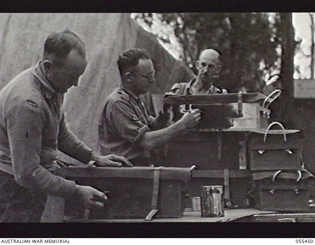 HERBERTON, QLD. 1943-08-10. TROOPS OF HEADQUARTERS, 6TH AUSTRALIAN ...