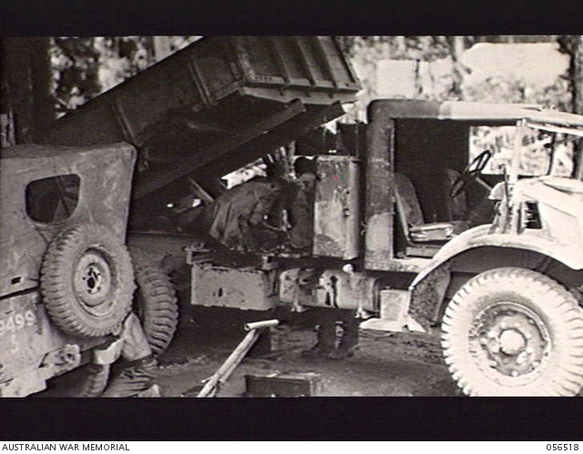 REINHOLD HIGHWAY, NEW GUINEA, 1943-09-03. ENGINEERS OF THE 2/55TH ...
