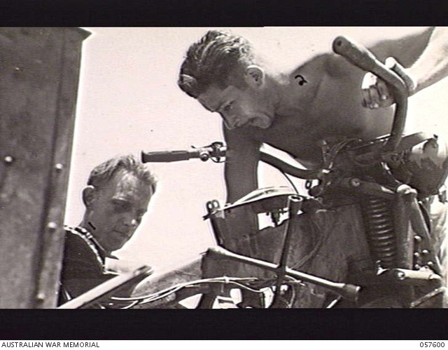 SALAMAUA AREA, NEW GUINEA. 1943-09-20. QX44787 STAFF SERGEANT C. B ...