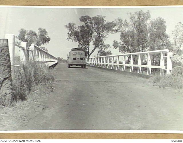 PIPPINGARRA, WA. 1943-10-02. THE APPROACH TO THE ASHBURTON BRIDGE IN ...