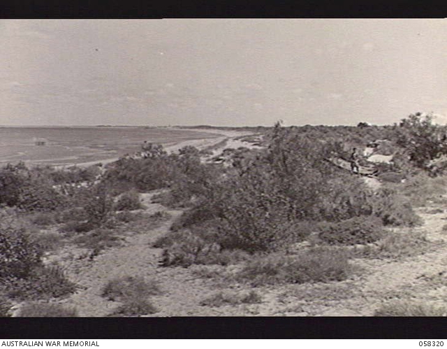 EXMOUTH GULF, WA. 1943-10-02. NORTHERN VIEW OF THE RADIO DIRECTION ...