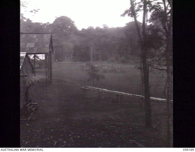 LALOKI VALLEY, NEW GUINEA. 1943-11-05. NO. 1 NCO TRAINING COURSE ON THE ...