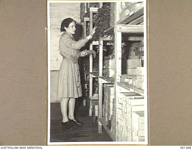 MELBOURNE, VIC. 1943-12-13. PRIVATE DEAN, AUSTRALIAN ARMY WOMEN'S ...