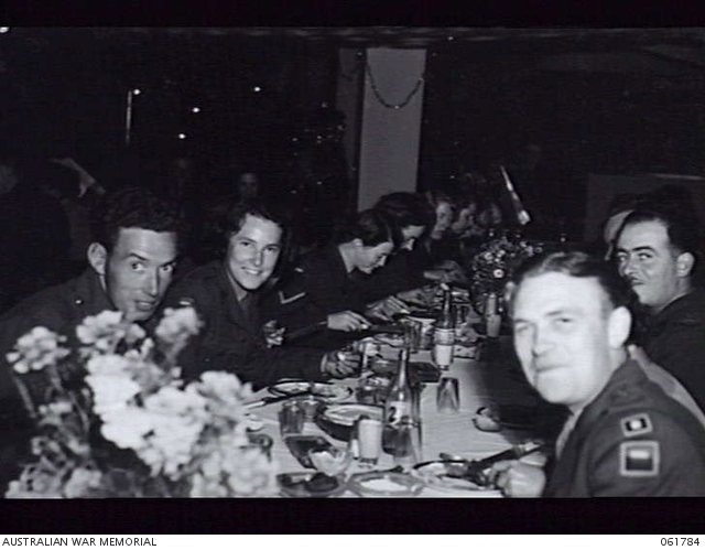 FAWKNER PARK, VIC. 1943-12-25. PERSONNEL OF LAND HEADQUARTERS SIGNALS ...