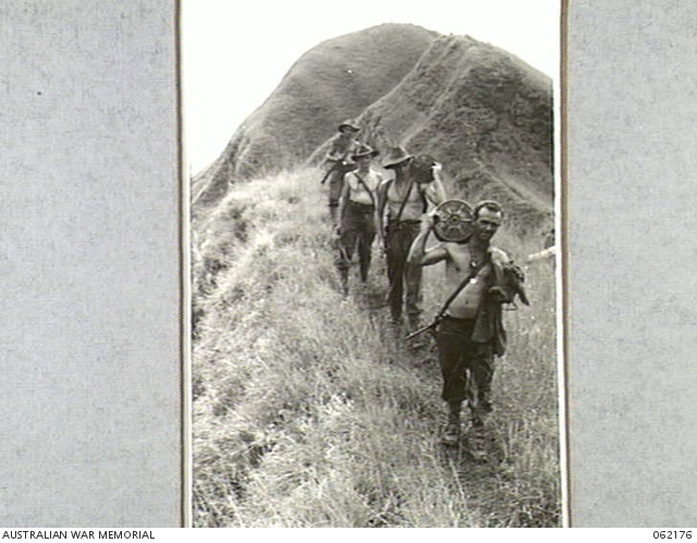 FINISTERRE RANGES, NEW GUINEA. 1943-12-10. SIGNALMEN OF THE 2/31ST ...
