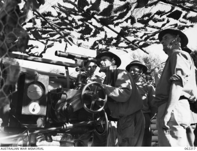 QUEENSCLIFF, VIC. 1943-12-30. MEMBERS OF THE AUSTRALIAN VOLUNTEER ...