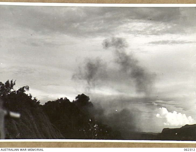SHAGGY RIDGE, NEW GUINEA. 1943-12-27. 500 POUNDER BOMBS DROPPED FROM ...