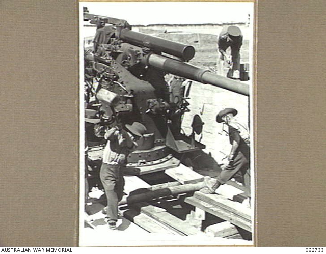 POINT COOK, VIC. 1944-01-09. PERSONNEL OF THE 18TH BATTALION ...