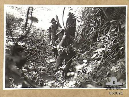 PORT MORESBY AREA, PAPUA, NEW GUINEA. 1944-01-20. A MORTAR DETACHMENT ...