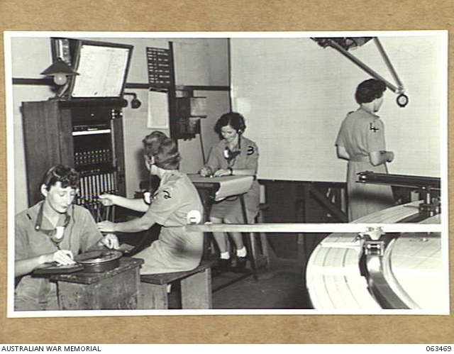 SYDNEY, NSW. 1944-01-20. MEMBERS OF THE AUSTRALIAN WOMEN'S ARMY SERVICE ...