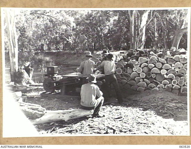 RILEY'S BEND, HAY AREA, NSW. 1944-01-18. ITALIAN PRISONERS OF WAR (POWS ...