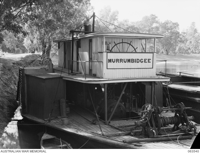 SOAP WORKS BEND, HAY, NSW. 1944-01-20. THE RIVER PADDLE STEAMER ...