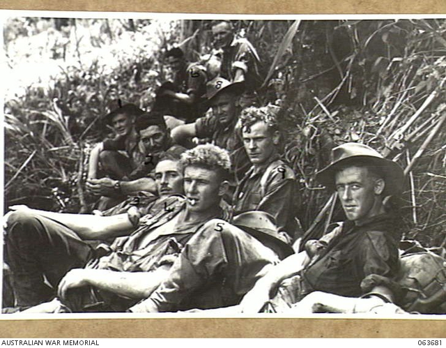 SHAGGY RIDGE AREA, NEW GUINEA. 1944-01-10. MEMBERS OF NO. 10 PLATOON, 2 ...