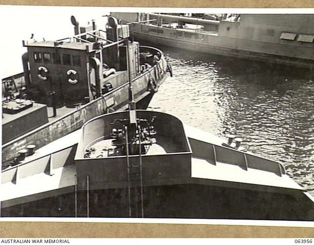 SYDNEY, NSW 1944-02-01. THE BOFORS 40MM ANTI-AIRCRAFT GUN MOUNTED IN ...