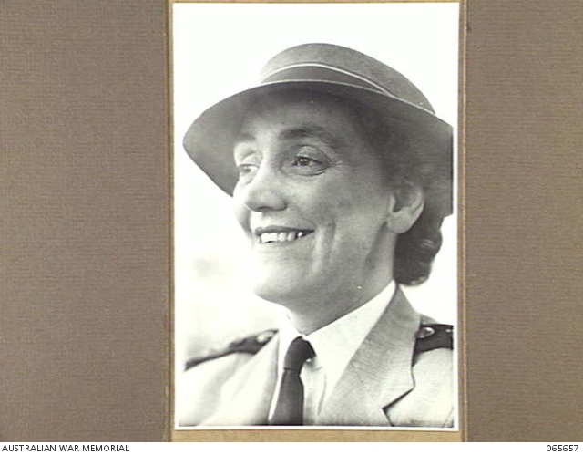 MELBOURNE, VIC. 1944-04-19. PORTRAIT OF SFX3061 LIEUTENANT COLONEL E. D ...
