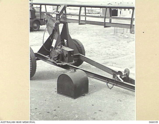 SYDNEY, NSW. 1944-04-27. ELECTRIC FIRING GEAR OF A PROJECTOR, TARGET ...