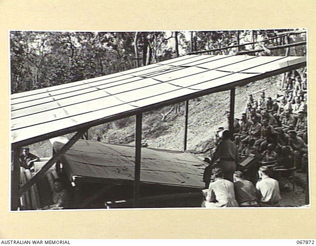TRINITY BEACH, NORTH QUEENSLAND, AUSTRALIA. 1944-07-23. SLOPING SAND ...