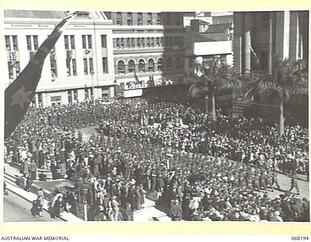 BRISBANE, QUEENSLAND, AUSTRALIA. 1944-08-08. TROOPS OF THE 2/14TH ...