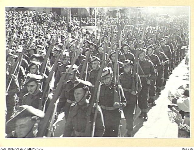 BRISBANE, QUEENSLAND, AUSTRALIA. 1944-08-08. MEMBERS OF THE 2/14TH ...