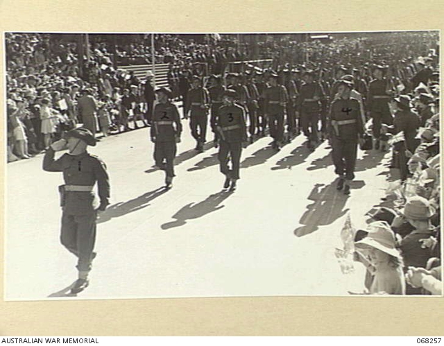 BRISBANE, QUEENSLAND, AUSTRALIA. 1944-08-08. MEMBERS OF THE 2/14TH ...