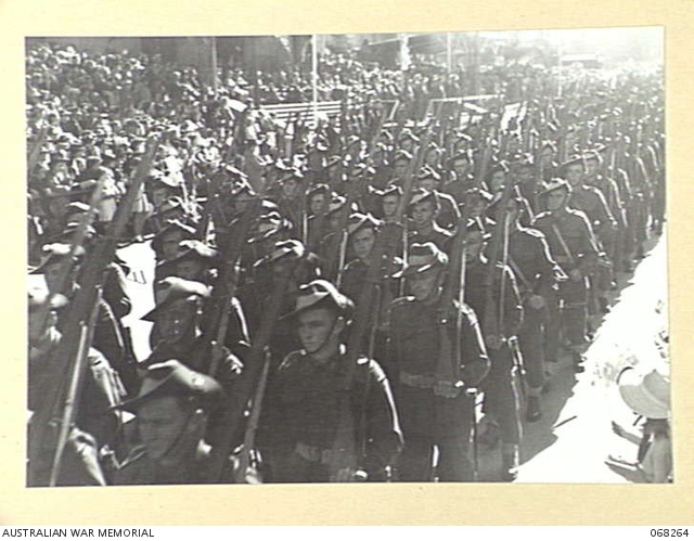 BRISBANE, QUEENSLAND, AUSTRALIA. 1944-08-08. MEMBERS OF THE 2/9TH ...