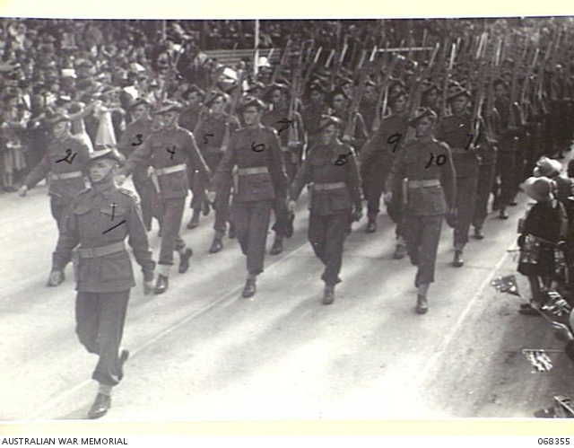 BRISBANE, QLD. 1944-08-08. TROOPS OF THE 2/31ST INFANTRY BATTALION ...