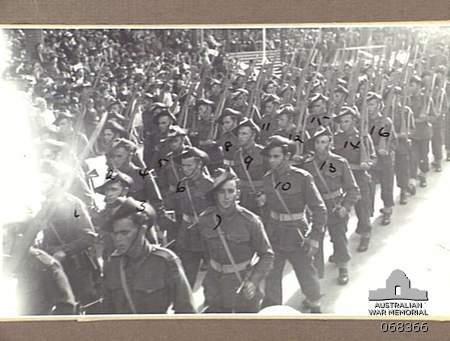 BRISBANE, QLD. 1944-08-08. TROOPS OF THE 2/33RD INFANTRY BATTALION ...